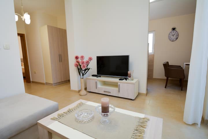 Chic Waterfront Stay W/ Free Parking & Sea Views - Kotor