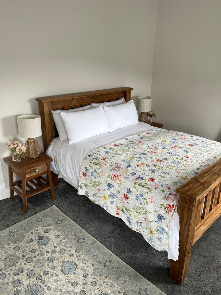 Cosy Modern Home In Derry Room 2 - Derry