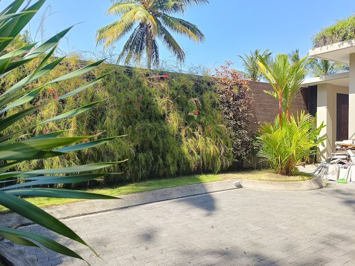 Merbau Luxurious Villa In Senggigi - Lombok