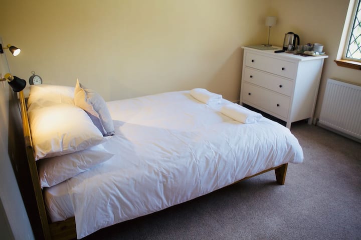 Grianan Accommodation - Room 5 (No Breakfast) - Portree