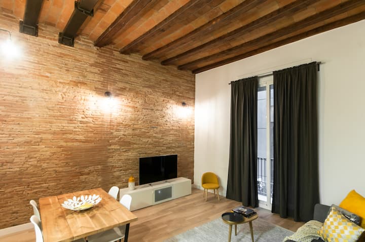 Historic Gothic 3br/2ba · A/c · Work Desk - La Barceloneta
