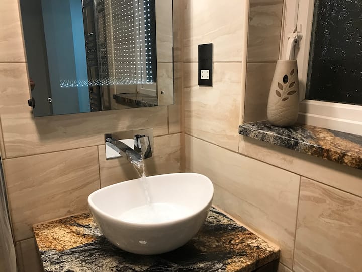 Windsor Royal En-suite Bedroom Private Entrance - Windsor