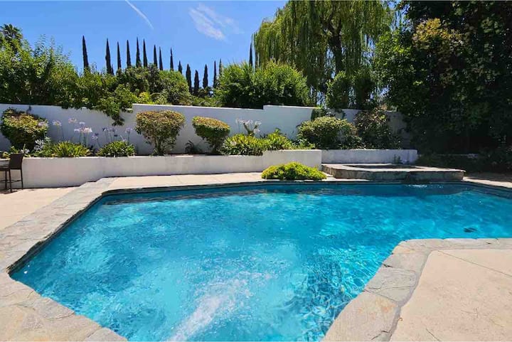 Upscale Resort Pool Home 4bd/3ba Los Angeles,ca - Calabasas, CA