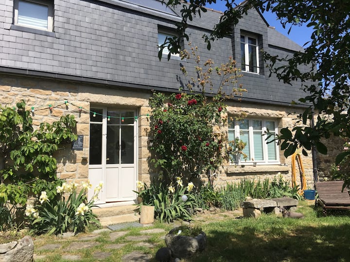 Gr34 -Saint Jacut De La Mer Centre-ker Naïkmoo - Saint-Briac-sur-Mer