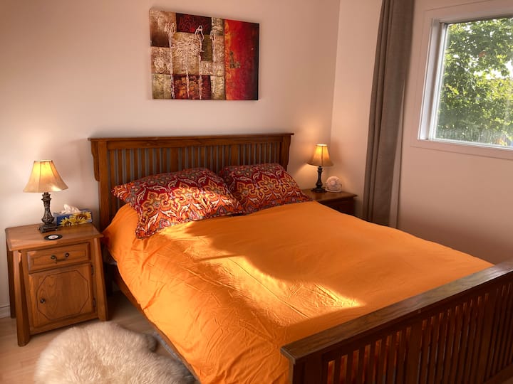 Quiet, Comfortable And Great Location - Sherbrooke