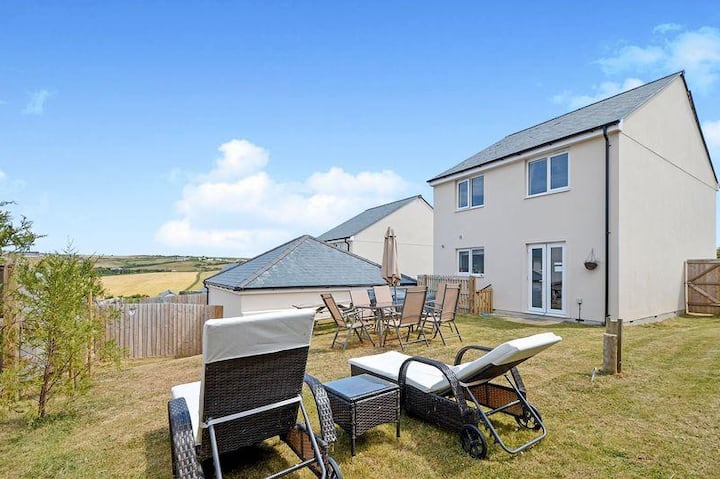 Fantastic Family 4 Bed House - Perranporth - Perranporth
