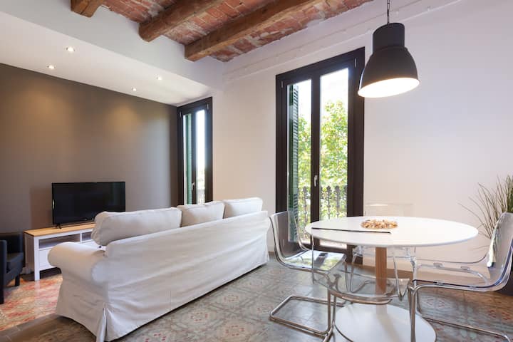 Valls 8 -Antique & Modernist Apt- W/elevator Now! - Barcelona