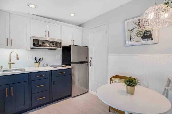 Stylish 1-bedroom Apartment Central Sd W/ Laundry - South Park - San Diego
