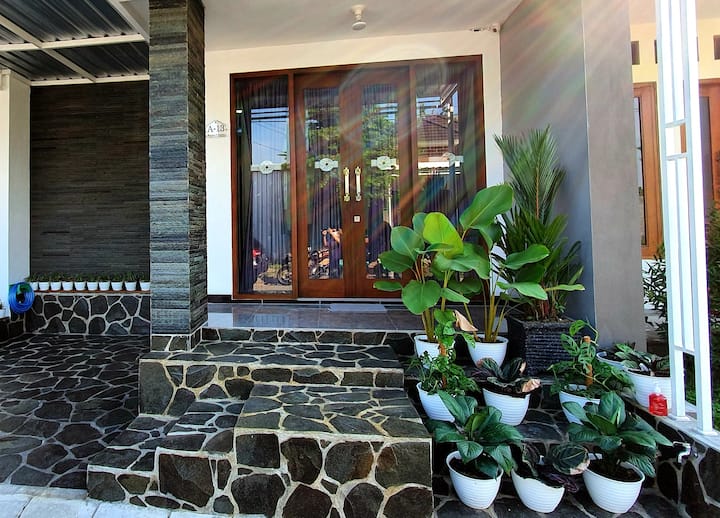 Wisma Gradia - Klaten