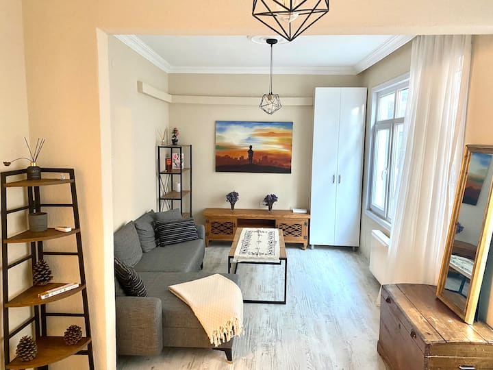 Boho Spacious Apt ~ Near Nişantaşi - 이스탄불