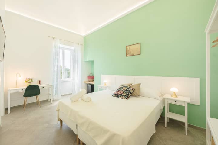 Villa Caterina -Camera Deluxe Vista Mare Laterale - Procida