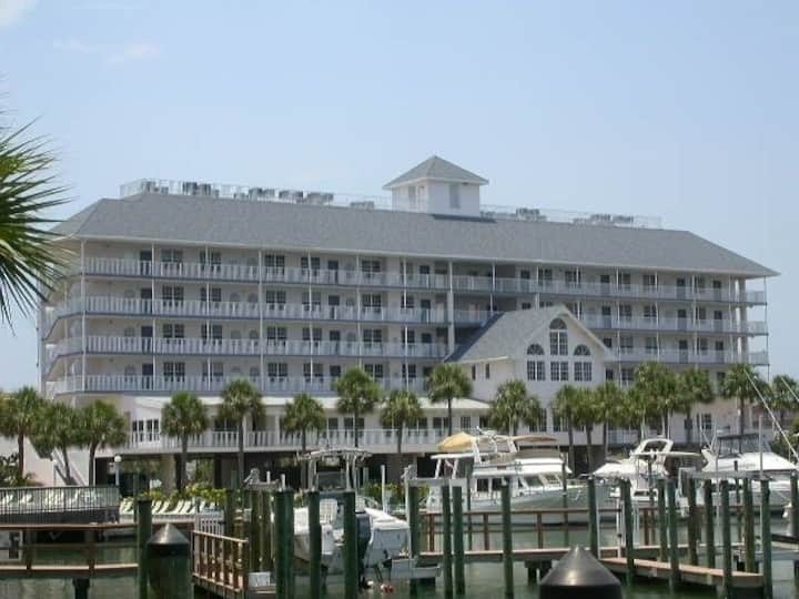 Dockside606 Clearwater Beach - Clearwater, FL