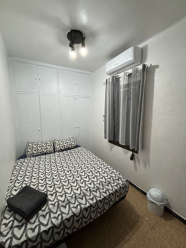 Habitación Privada En Barcelona Sants Montjuic! - Cornellà de Llobregat