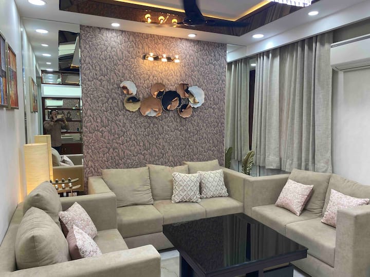 Luxurious
2 Bhk Super Furnished Apartment - Delhi