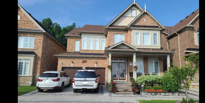 2 Bdrm 2 Full Bath W/d Brampton/toronto, Sleeps 12 - Brampton