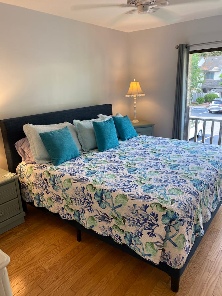 By The Beautiful Sea, No Pet Fee - Hilton Head Island, SC