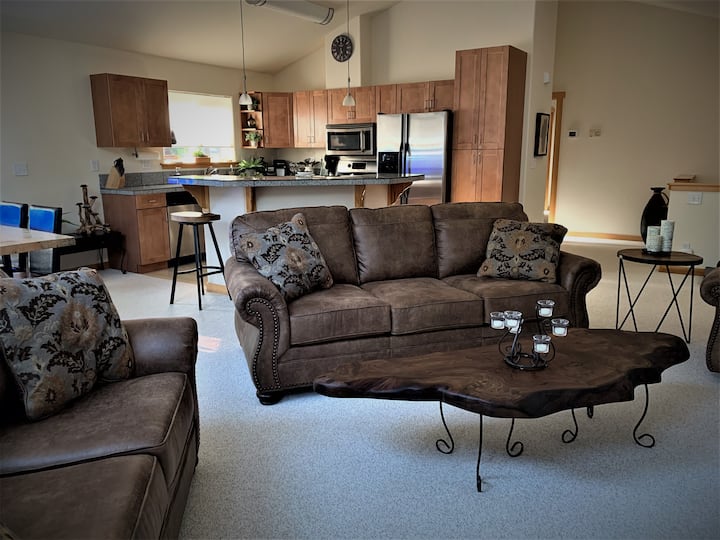 Perfectly Located, Spacious Home With Hot Tub - North Lake Tahoe, CA