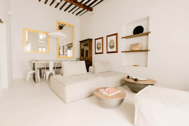 The Yellow House / Mykonos Town - Mykonos