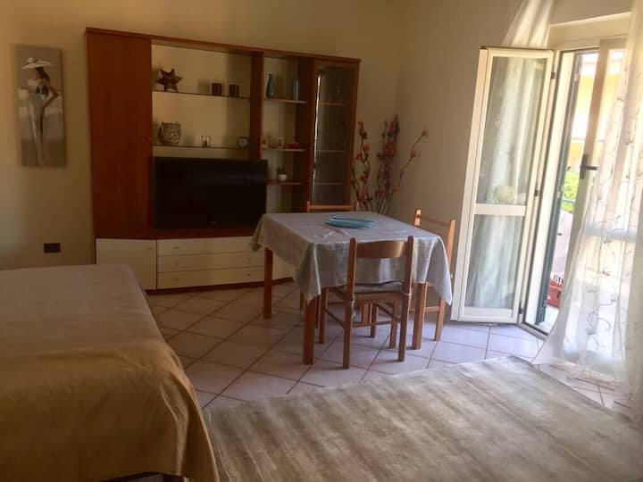 Bilocale Centro Paese Vicino Mare - Roccella Ionica