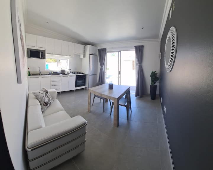 Beach Break Villa 3 - East London