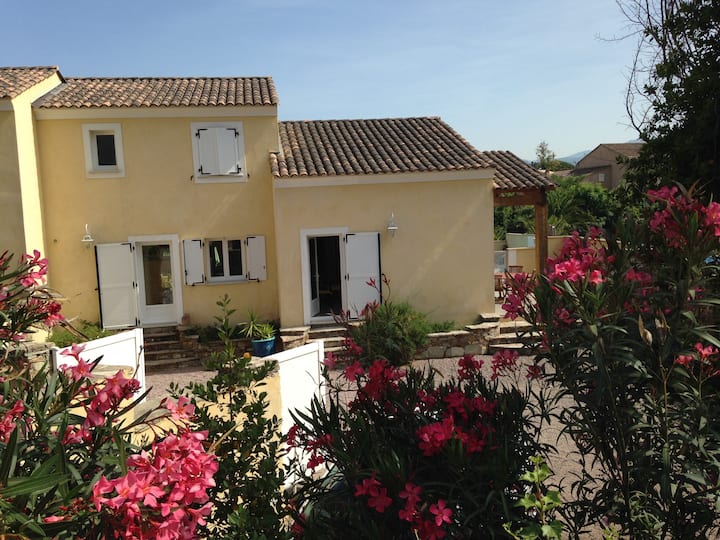 Villa T3 Centre St Florent
Parking Privé - Saint-Florent