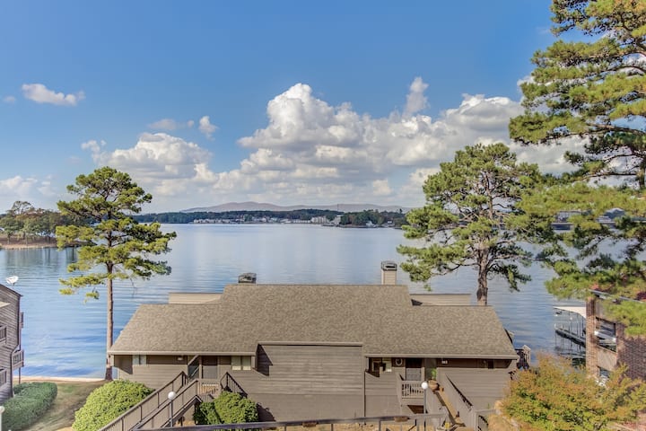 Spacious 4 Bedroom Lake View Condo @ Southshore! - Hot Springs, AR