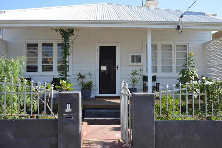 Sheedy Beach Cottage - Fremantle