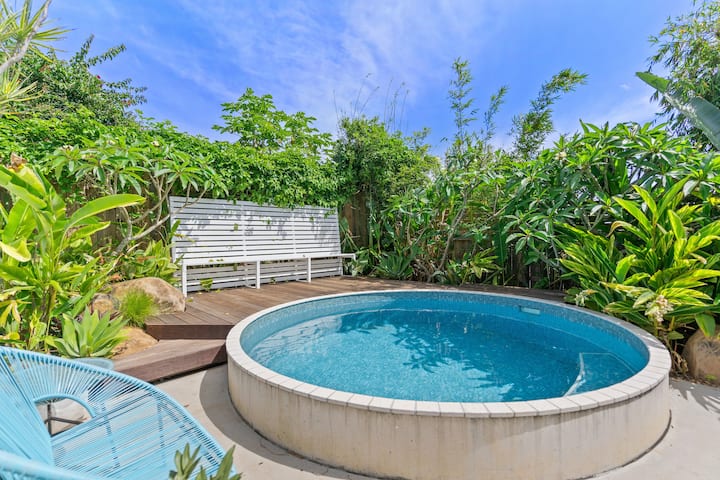 Private Pool Side Retreat In The Heart Of Bangalow - 방가로우