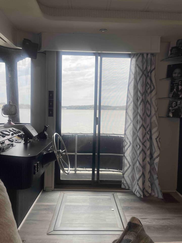 Stunning Houseboat On Wylie With Cruises Available - Lake Wylie, SC