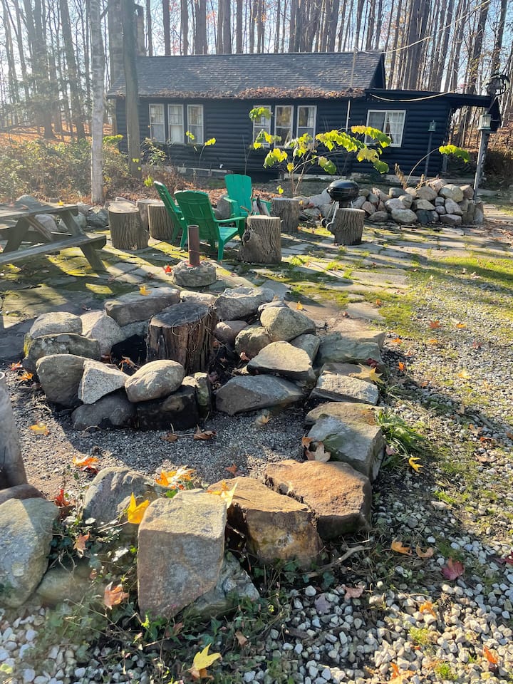 Little Black Cabin In The Woods - Aurora, OH