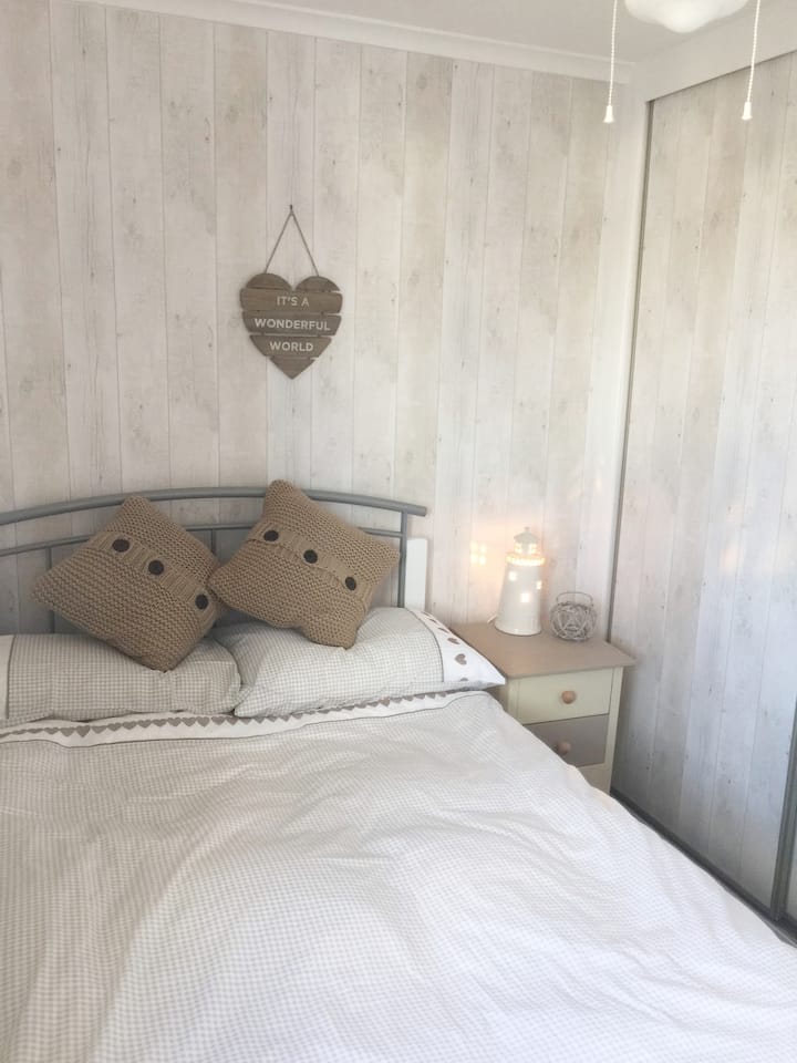 Comfortable Room In Family Home - Bicester