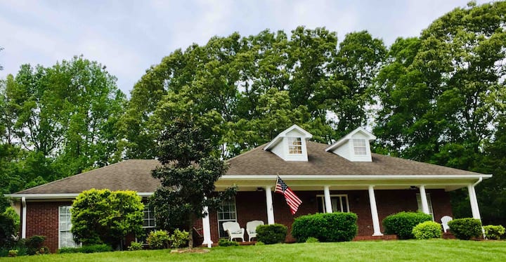 Beautifully Remodeled Home On The Hill - Oxford, MS