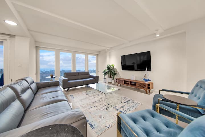 Luxury Beachfront Condo With Amazing Sunset Views - South Padre Island, TX