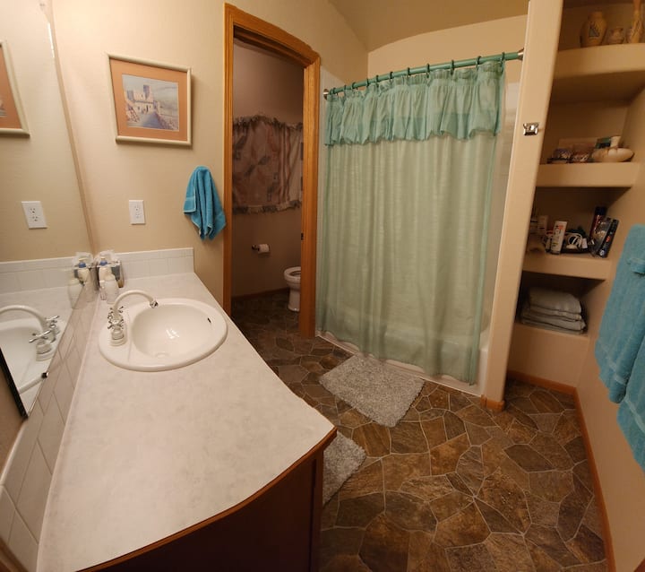 Beautiful Private Room & Bath 32 Miles From Rmnp - Loveland, CO