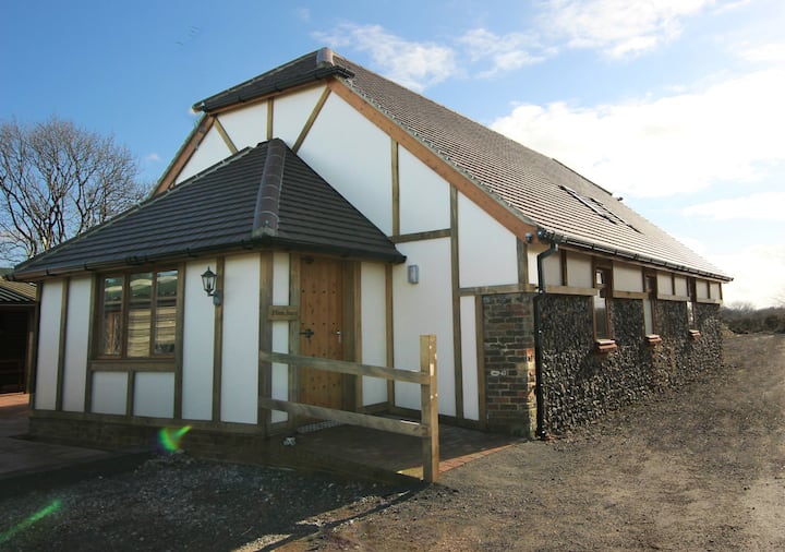 Flint Barn At 
Coldblow Farm - Maidstone