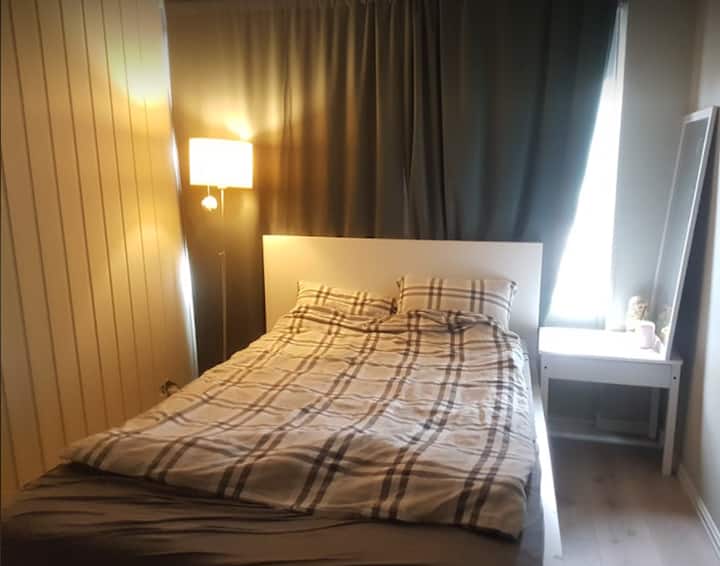 Bedroom Close To Bus Stop Available - Trondheim