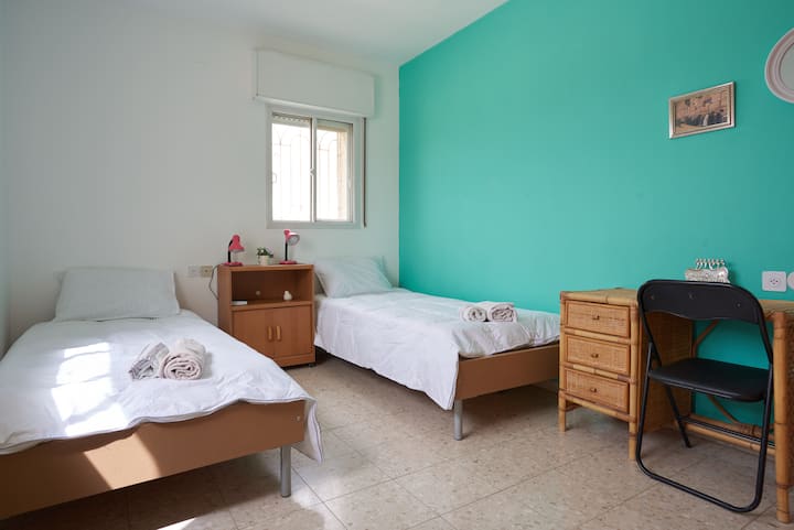 Inexpensive Private Room 1 Penthouse Jerusalem - Jerusalem