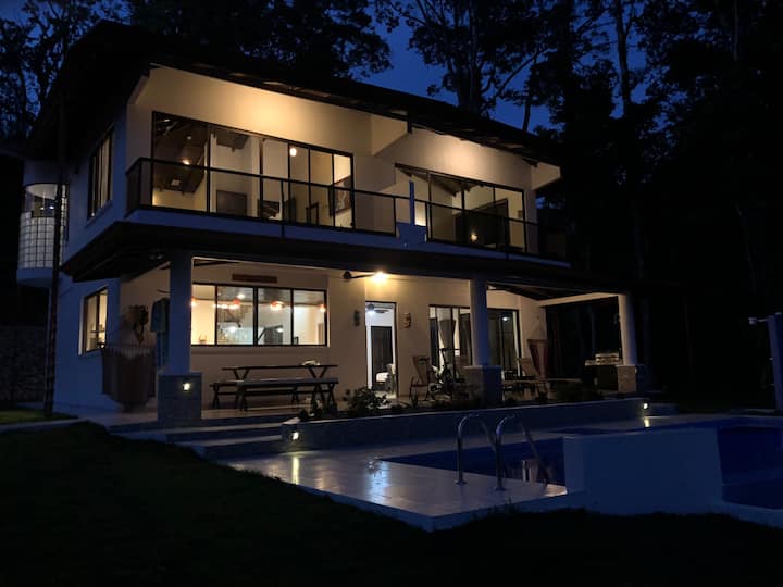 Whales Tail Best View Del Congos Exotica , 4x4rent - Limon