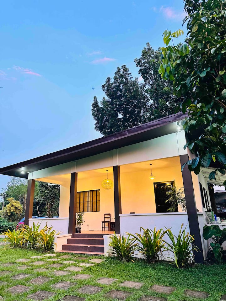 Elysse & Emilia’s Farmhouse - Anilao