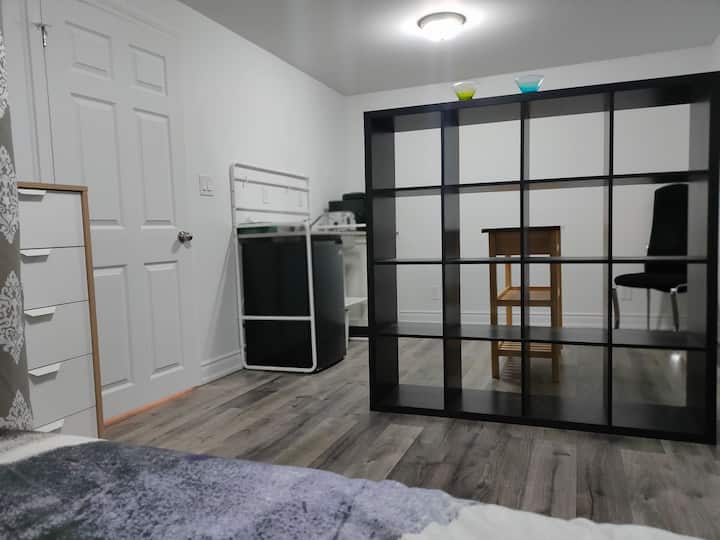 Quiet And Cozy Basement Unit. - Barrie