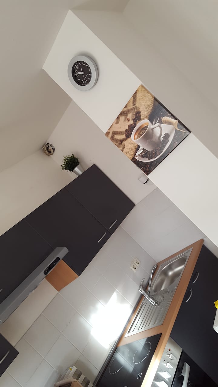 Wohnung Voll Möbliert Bis 3 Personen In Augsburg - Gersthofen