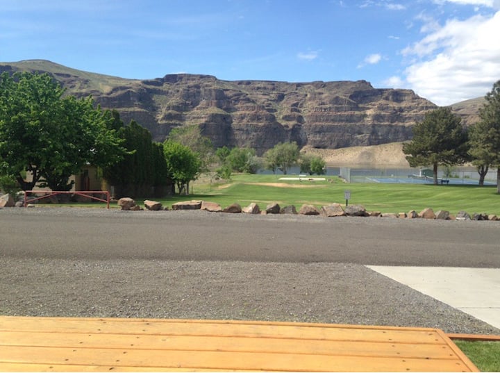 Sunland Estates - 3 Bedroom House With River View - Ginkgo Petrified Forest State Park, Vantage