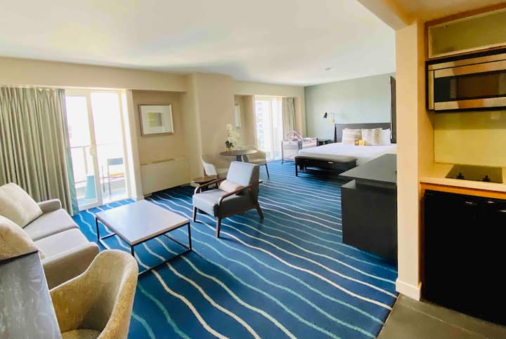 33rd Floor Luxury Suite Ala Moana Hotel By Waikiki - Honolulu, HI