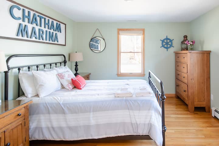Summerfell Cottage Close To Ridgevale Beach - Chatham, MA