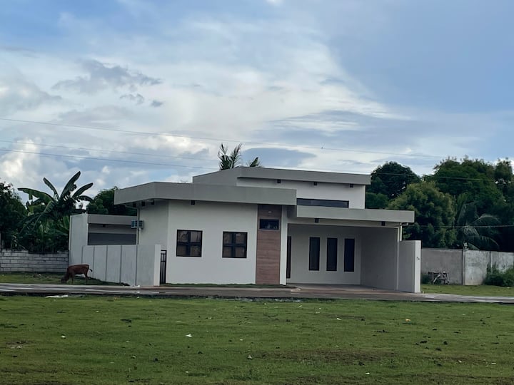Barefoot Bungalow Vacation House - Bantayan