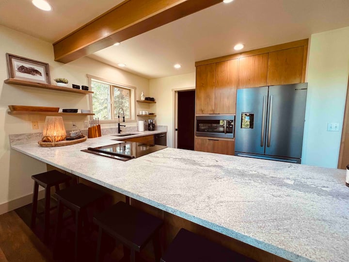 Modern Cabin - Walk To Town, Lake & Golf - McCall, ID