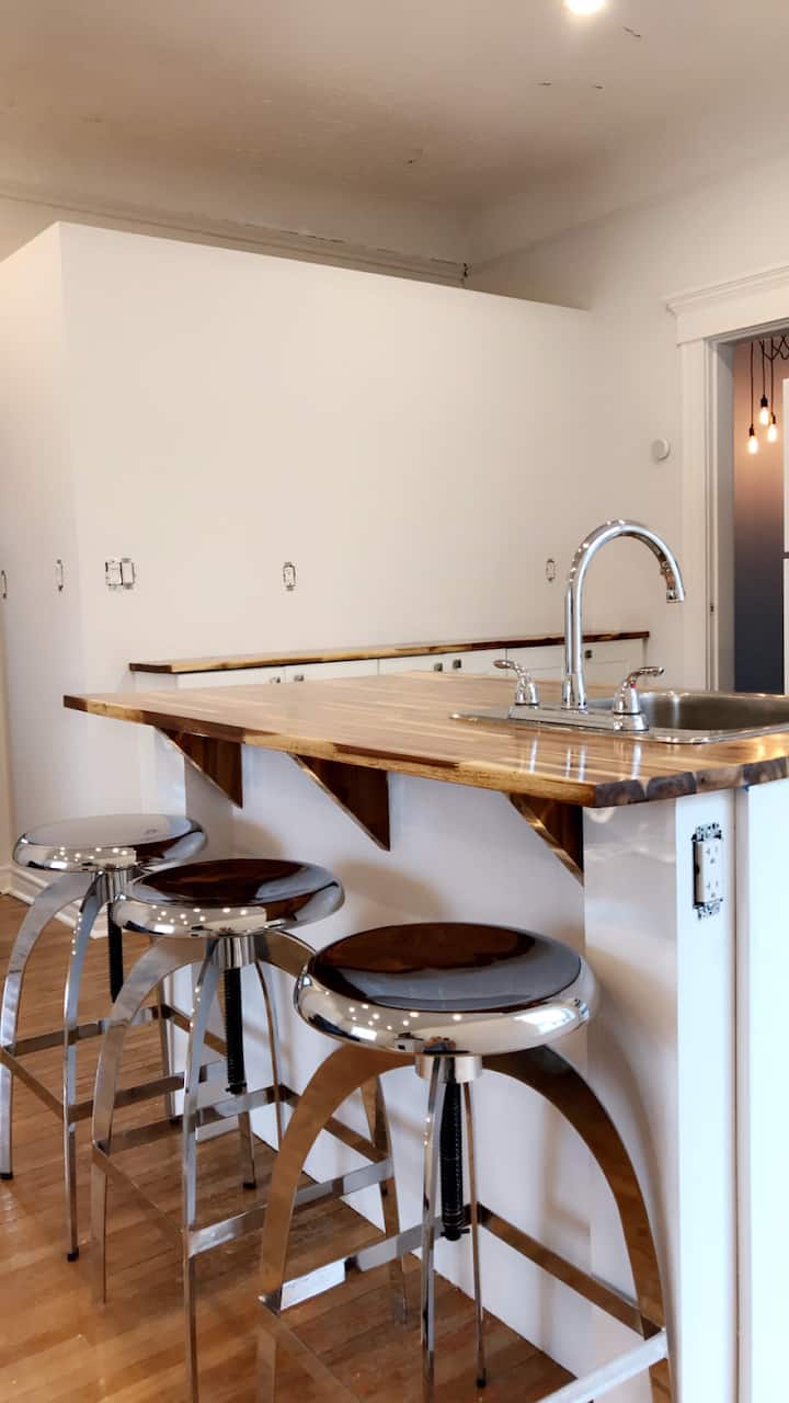 Bright 1 Bedroom Main Floor Oldnorth Apartment - Londyn