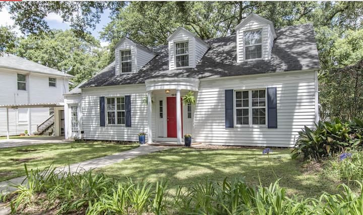 Charming Old World Home - Lafayette, LA