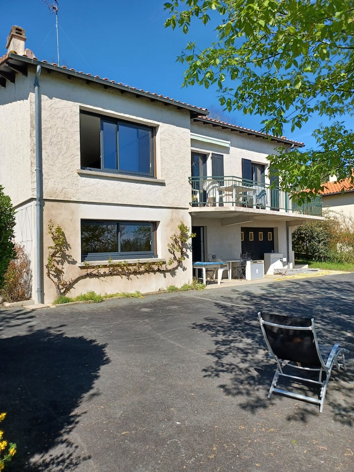 Maison Spacieuse
4 Chambres - Saintes