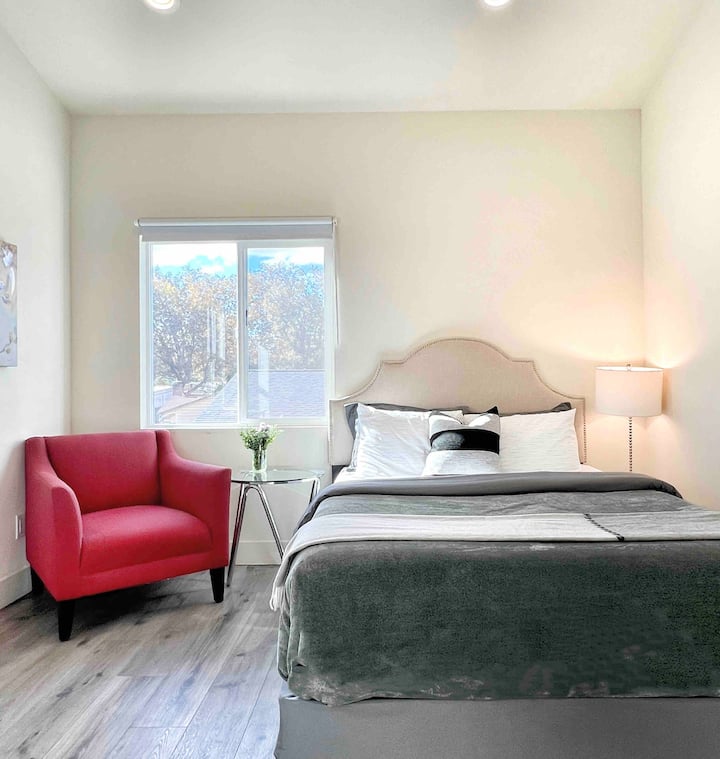 #8 -Private Bath -The Suites @ Roosevelt Park - San Jose, CA